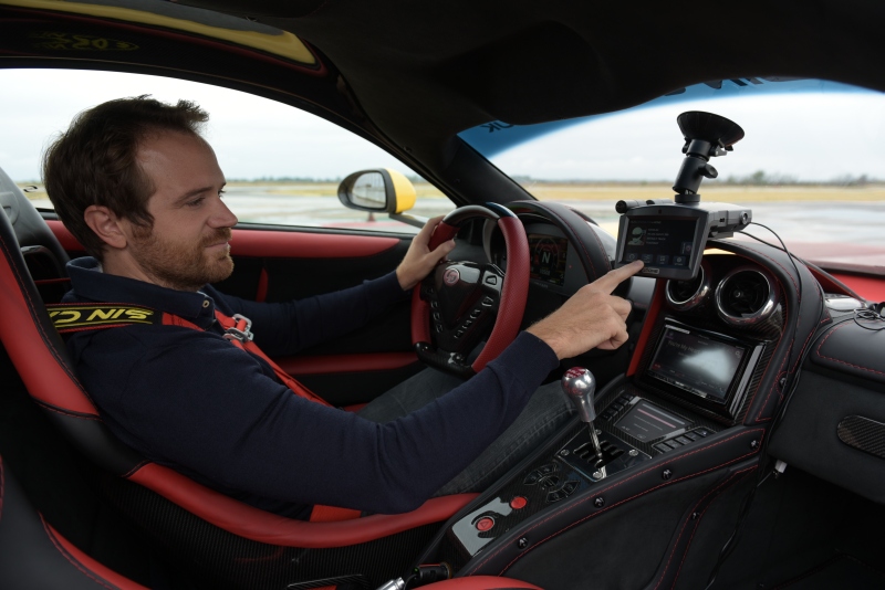 Френски журналист тества Sin R1 550 на писта „Дракон